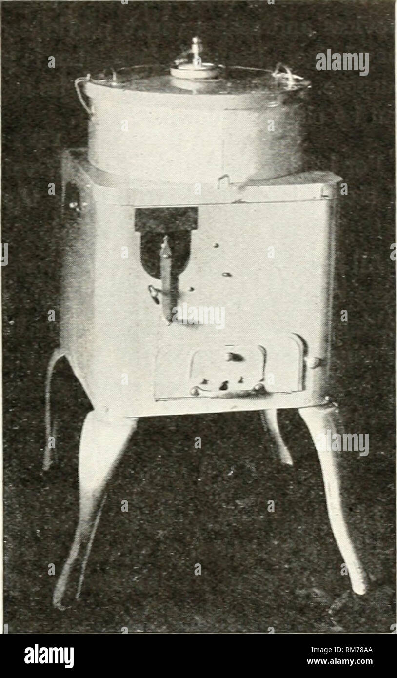 Fireless cooker hi-res stock photography and images - Alamy