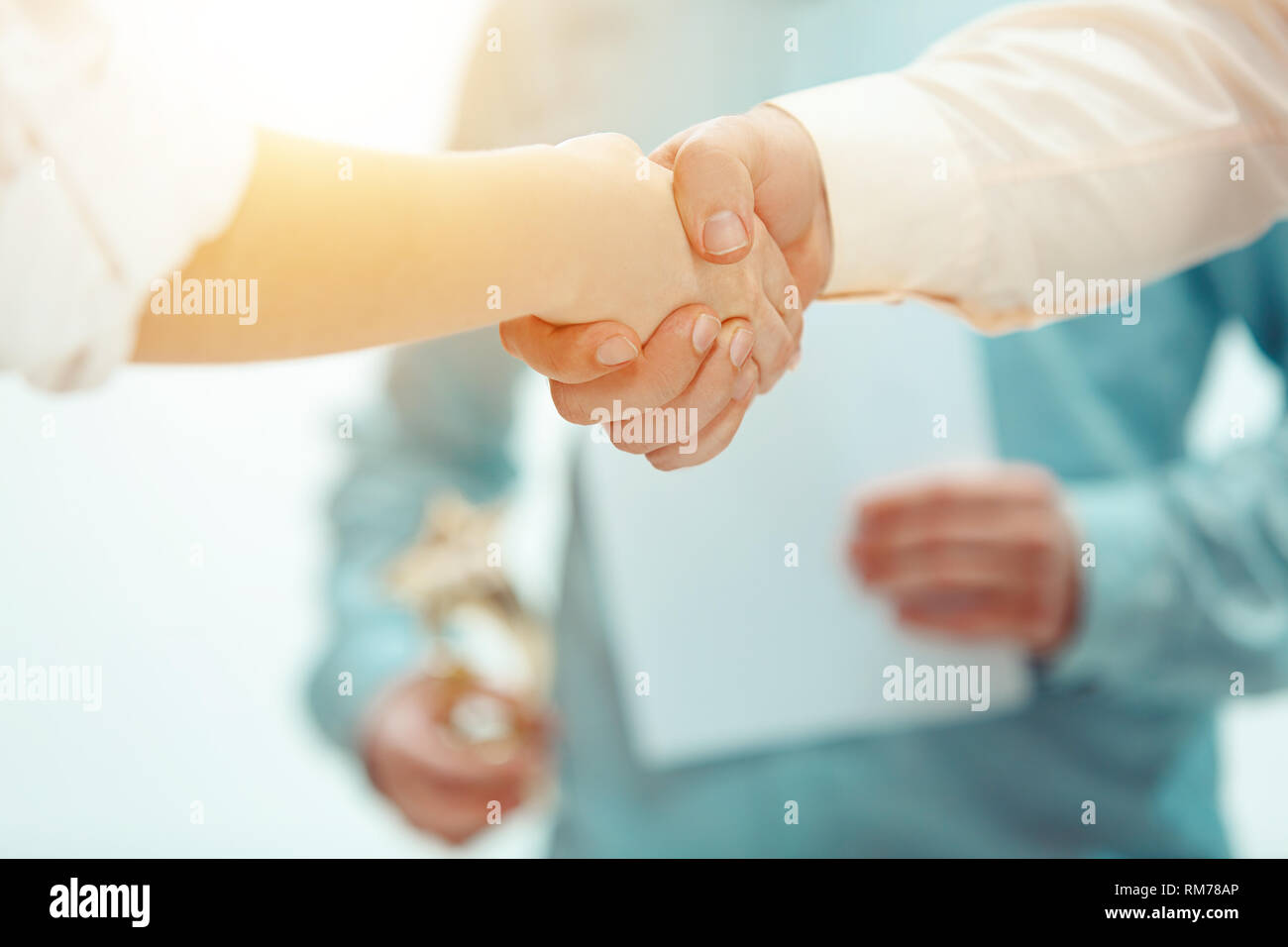 Business handshake awards ceremony hi-res stock photography and images ...