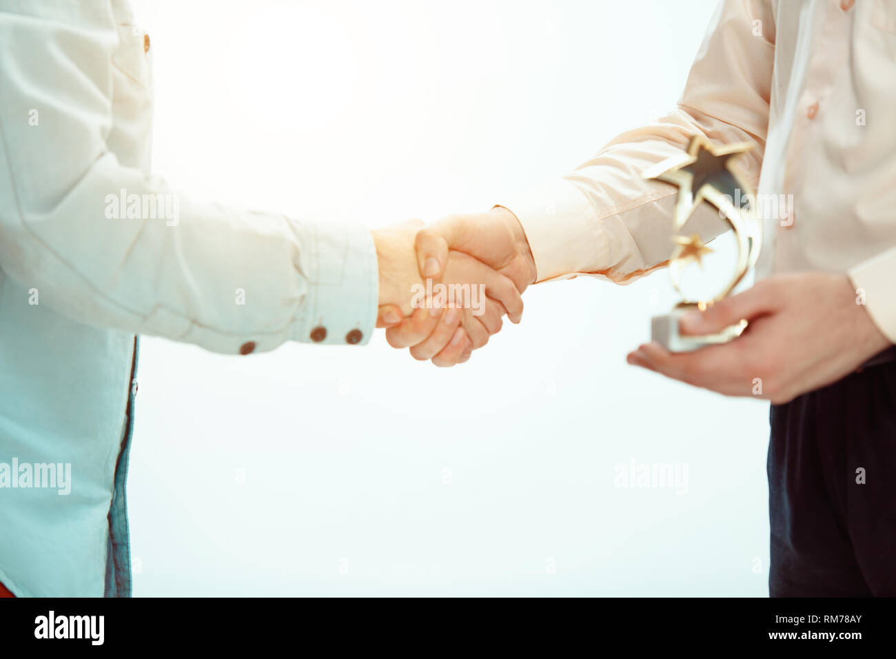 Business handshake awards ceremony hi-res stock photography and images ...