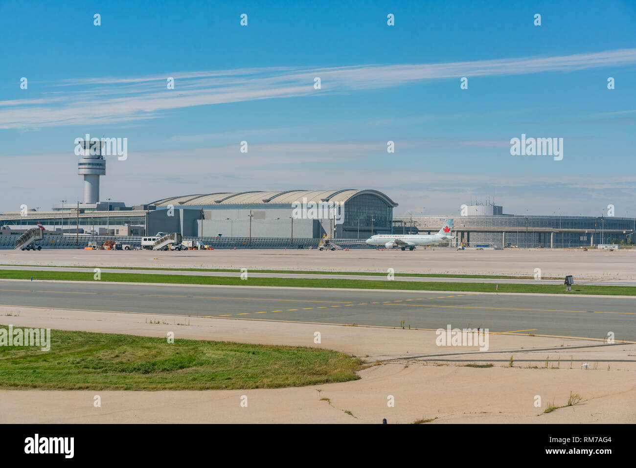 Toronto pearson airport tower hi-res stock photography and images - Alamy