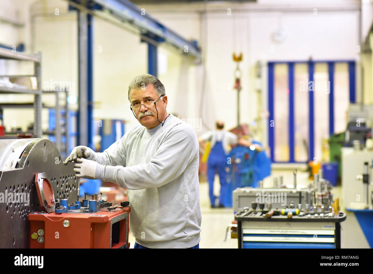 Engineering worker hi-res stock photography and images - Alamy