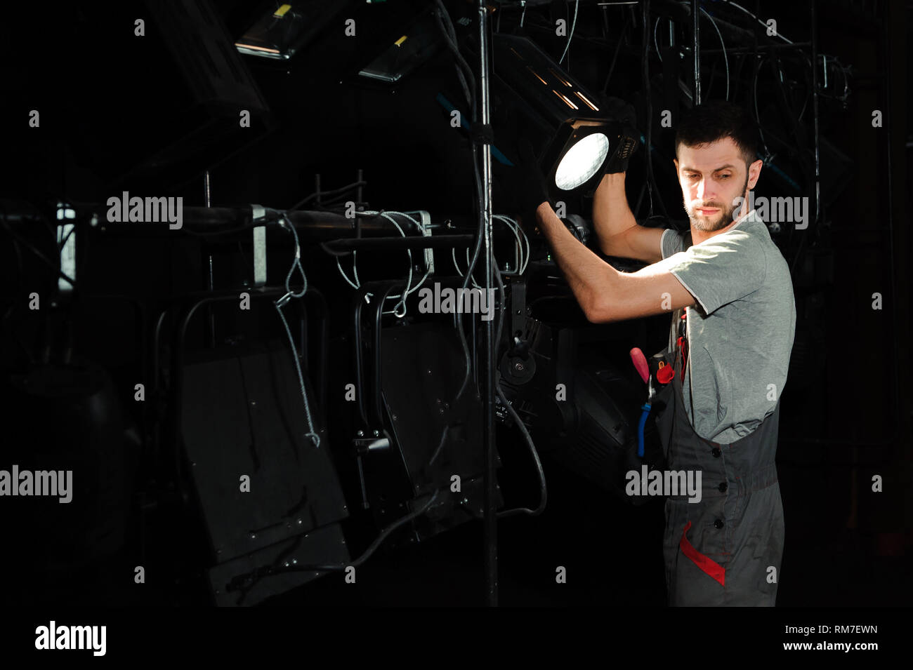 Stage worker theater hi-res stock photography and images - Alamy