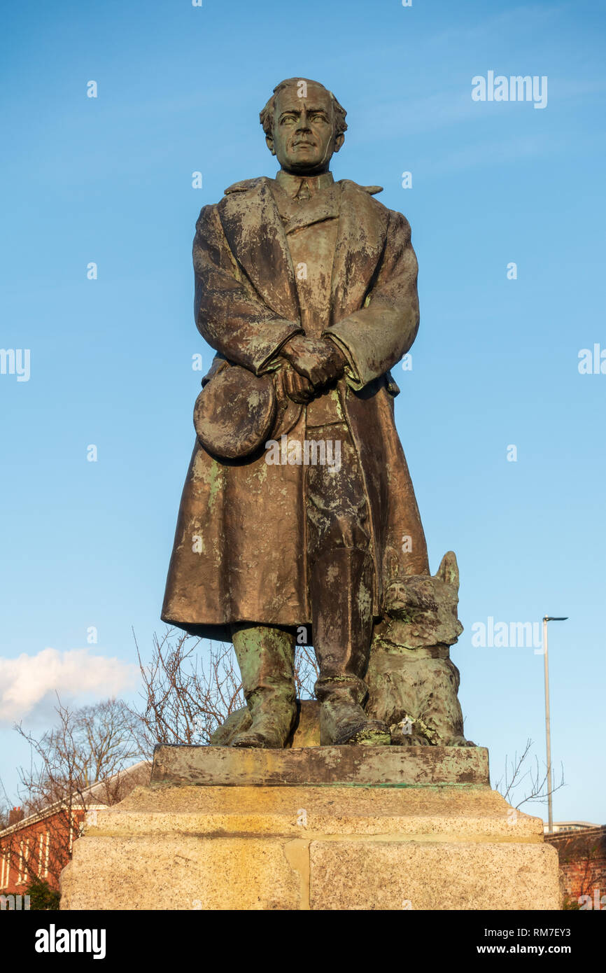 Statue of Captain Scott, Portsmouth Historic Dockyard, England Stock ...