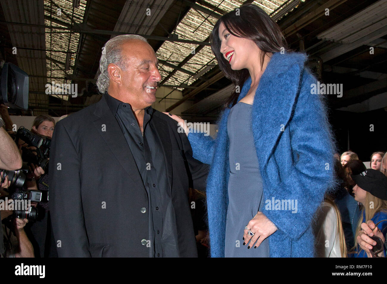 Girl cleavage hi-res stock photography and images - Alamy