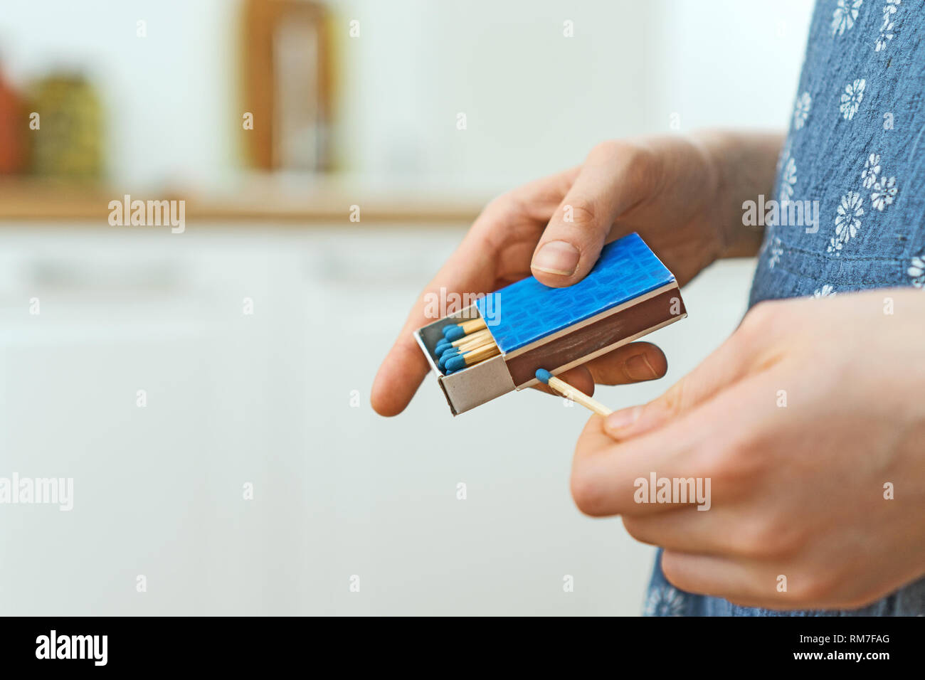 Little box of matches hi-res stock photography and images - Alamy