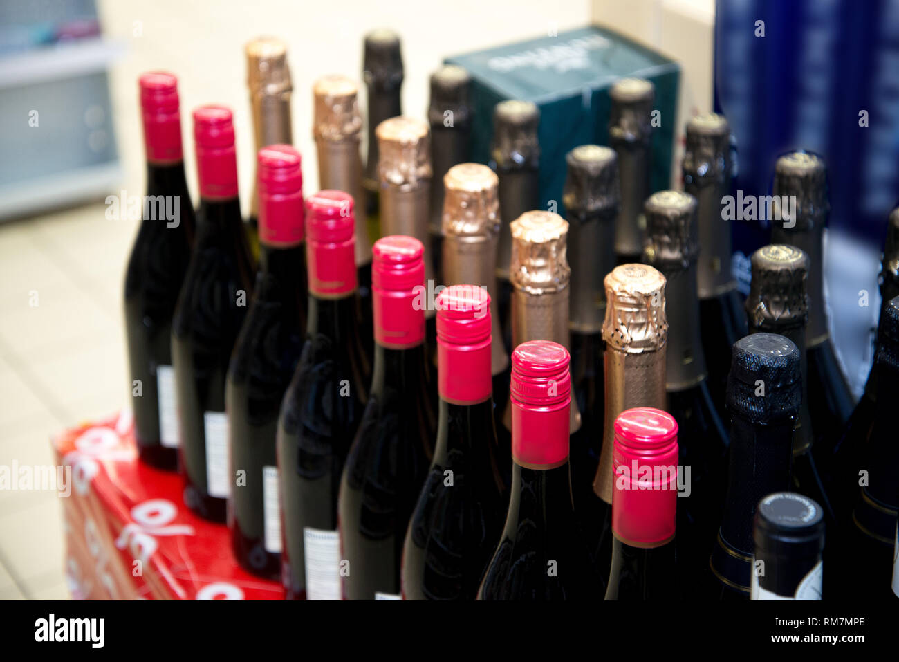 Interior french wine store wine hi-res stock photography and images - Alamy