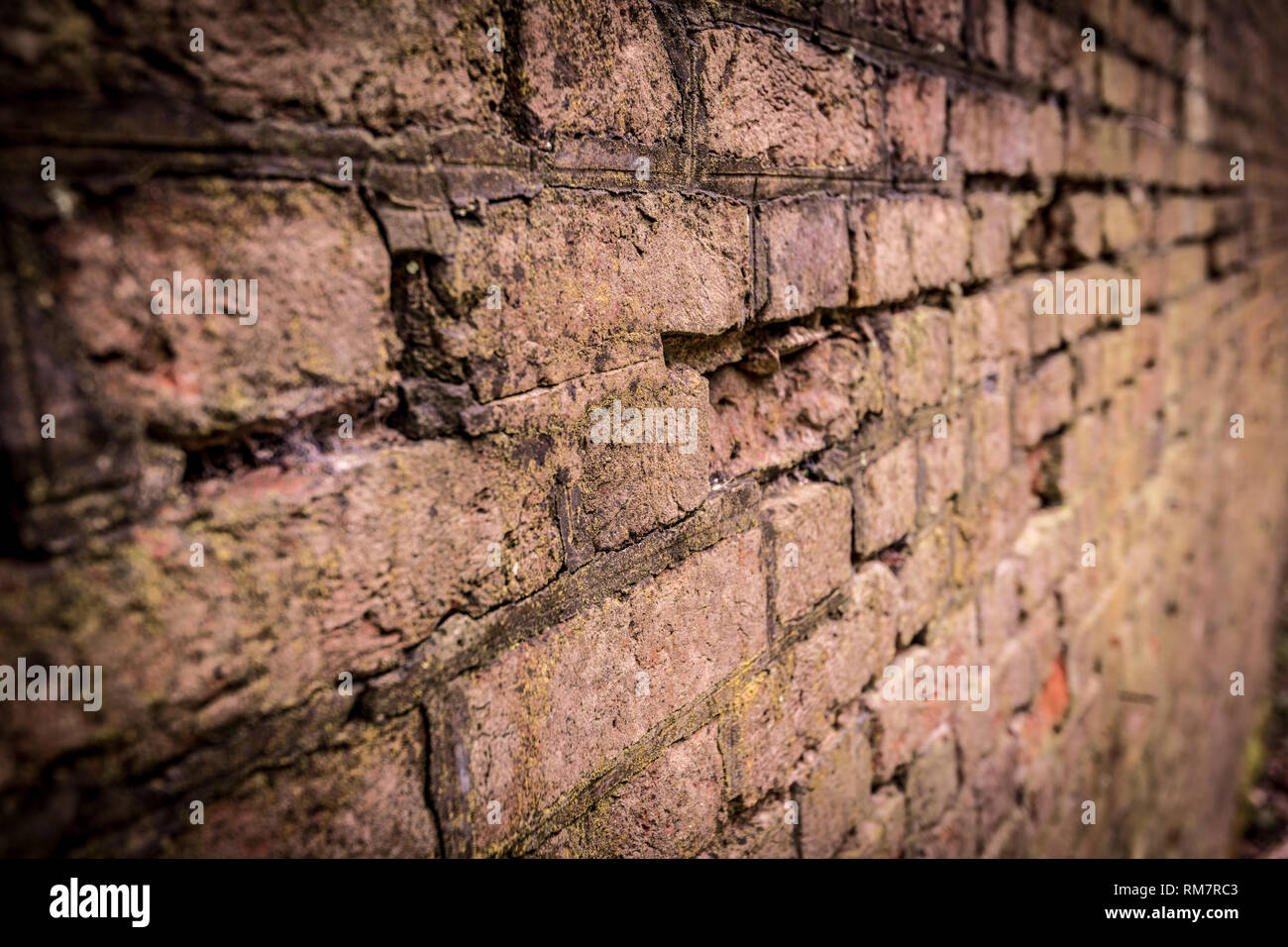 receding brick wall Stock Photo - Alamy
