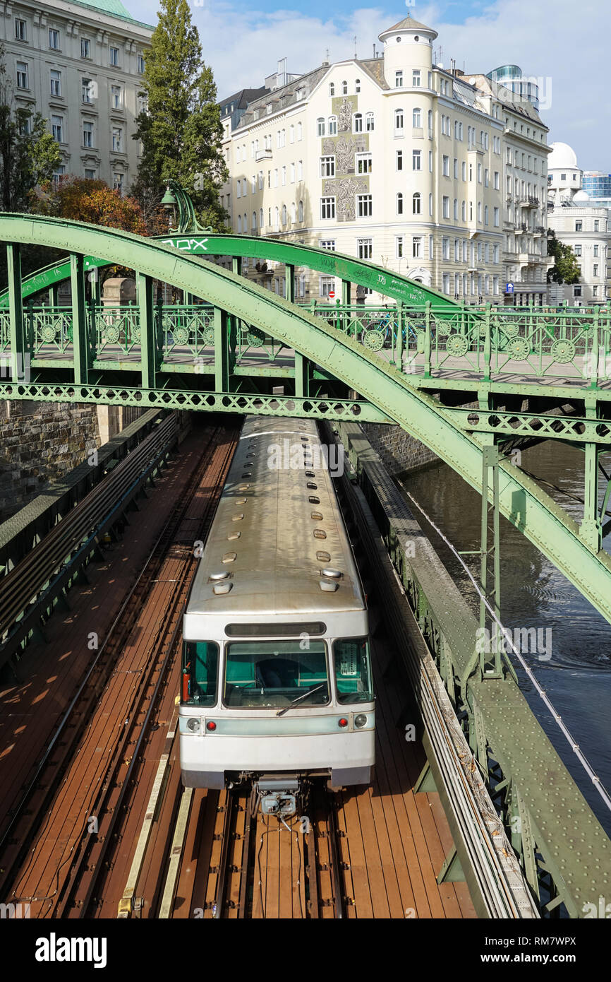 U4 hi-res stock photography and images - Alamy