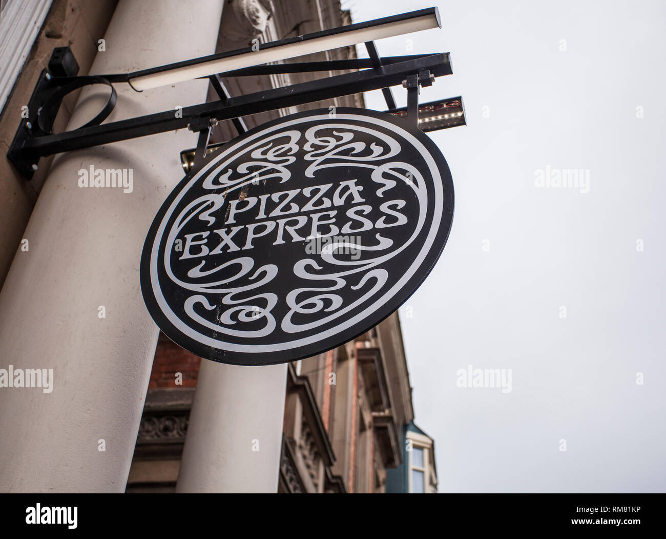 Pizza express signage hi-res stock photography and images - Alamy
