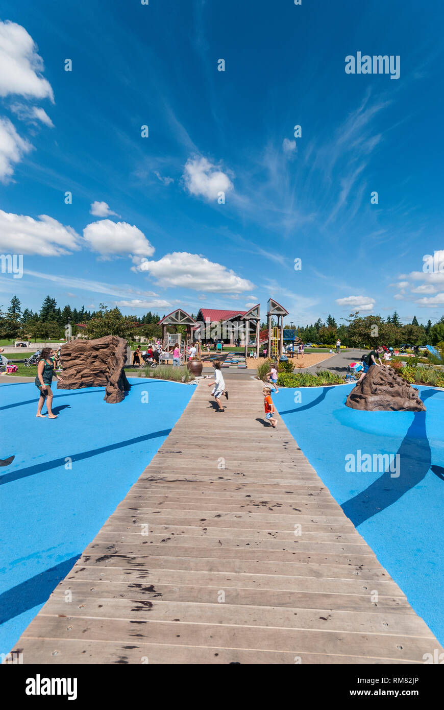 Crossroads water spray playground hi-res stock photography and images ...