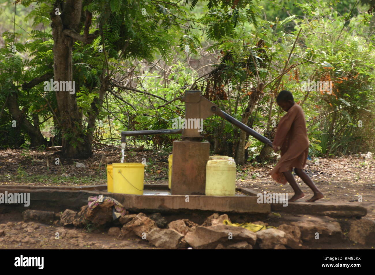 Collecting plastic in africa hi-res stock photography and images - Alamy