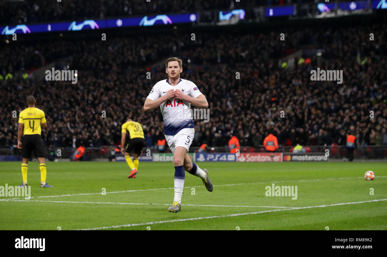 Jan vertonghen celebration hi-res stock photography and images - Alamy