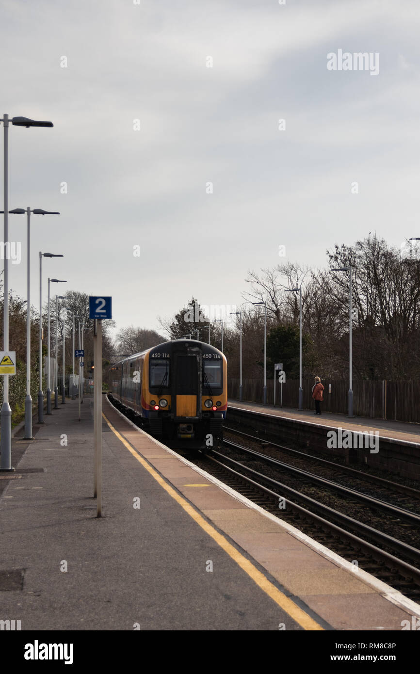 Passenger train arriving platform hi-res stock photography and images ...