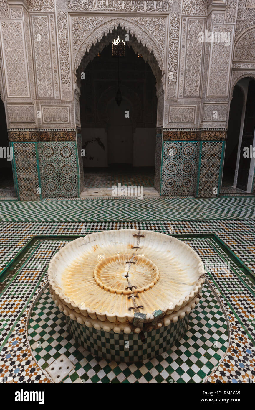 Fountain in mosque hi-res stock photography and images - Alamy