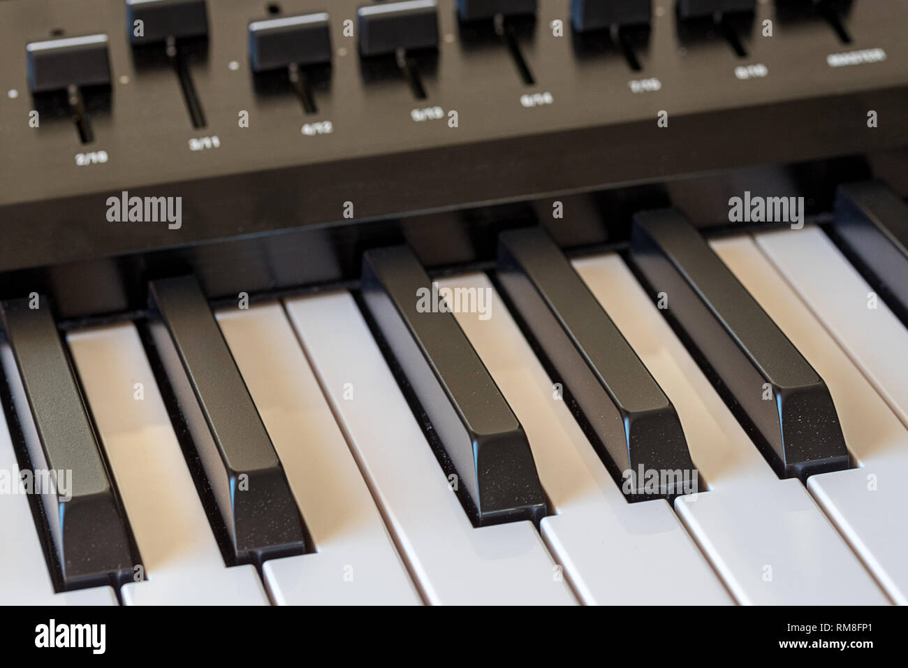 Electronic piano keyboard closeup hi-res stock photography and images ...