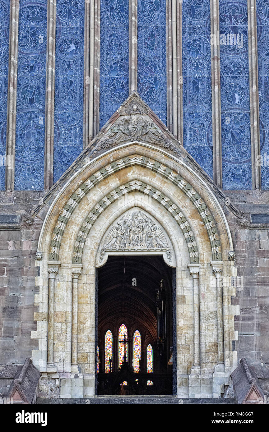 Worcester cathedral window hi-res stock photography and images - Alamy