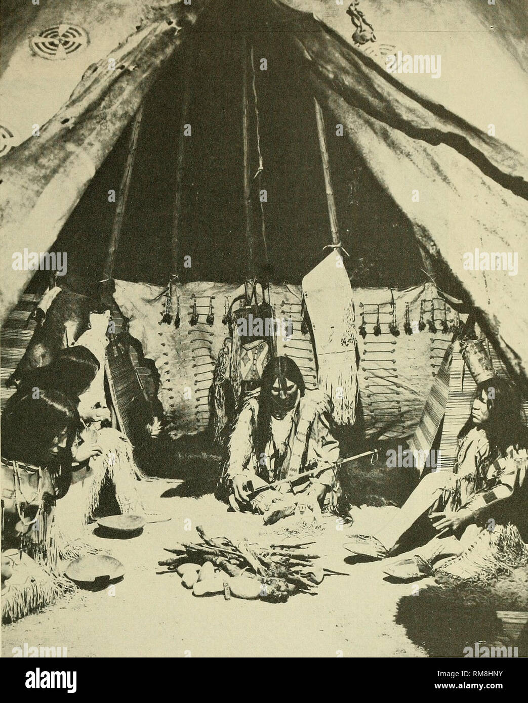 30 plains indian tribes hi-res stock photography and images - Alamy