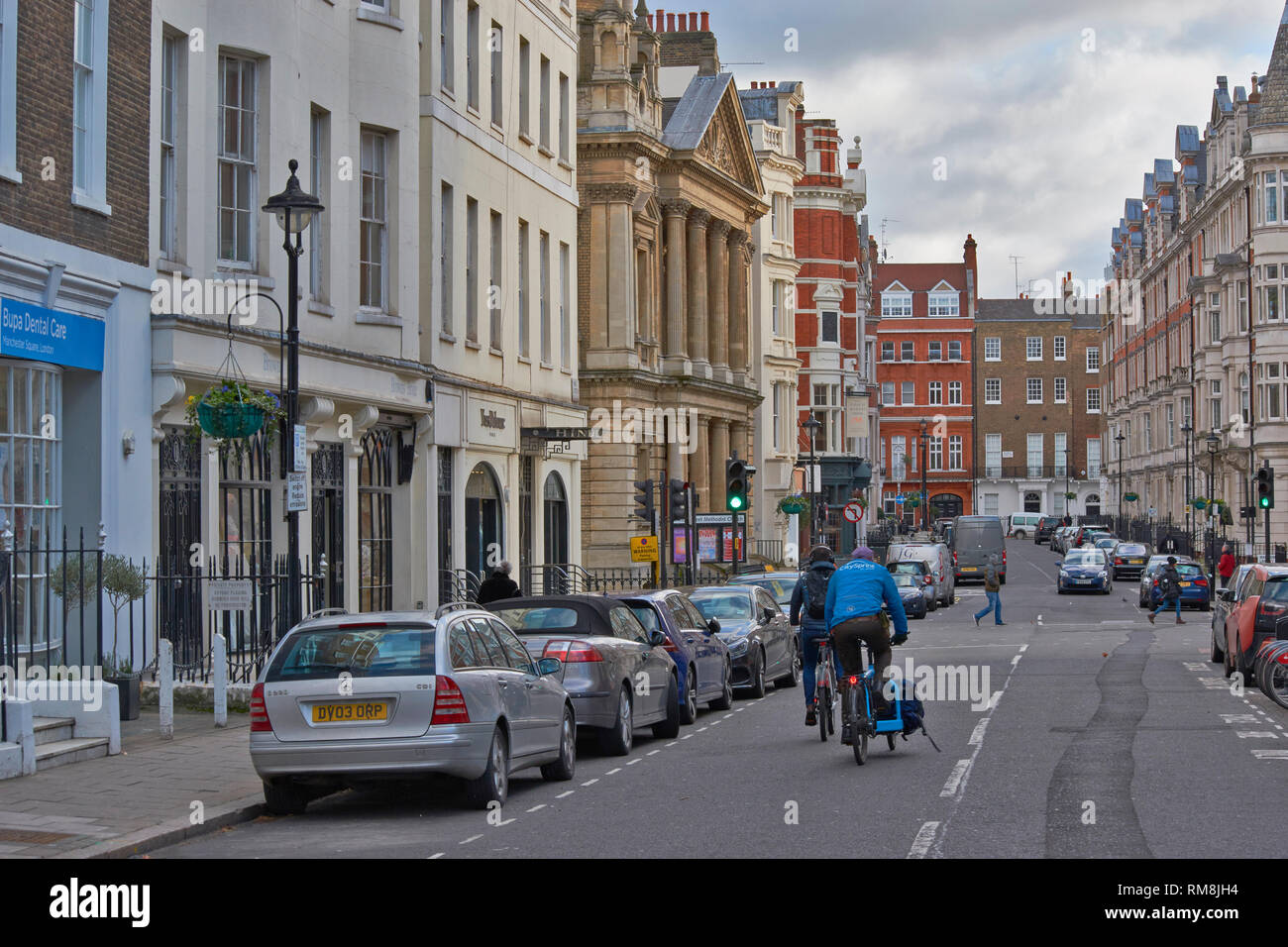 LONDON THE WALLACE COLLECTION HERTFORD HOUSE MANCHESTER SQUARE LOOKING ...