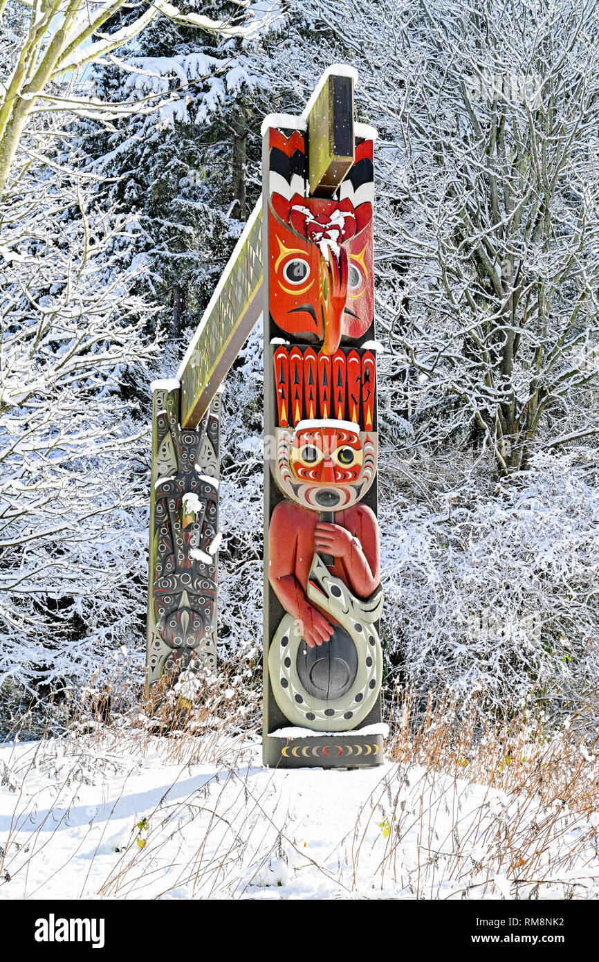Vancouver coast salish totem portal hi-res stock photography and images ...