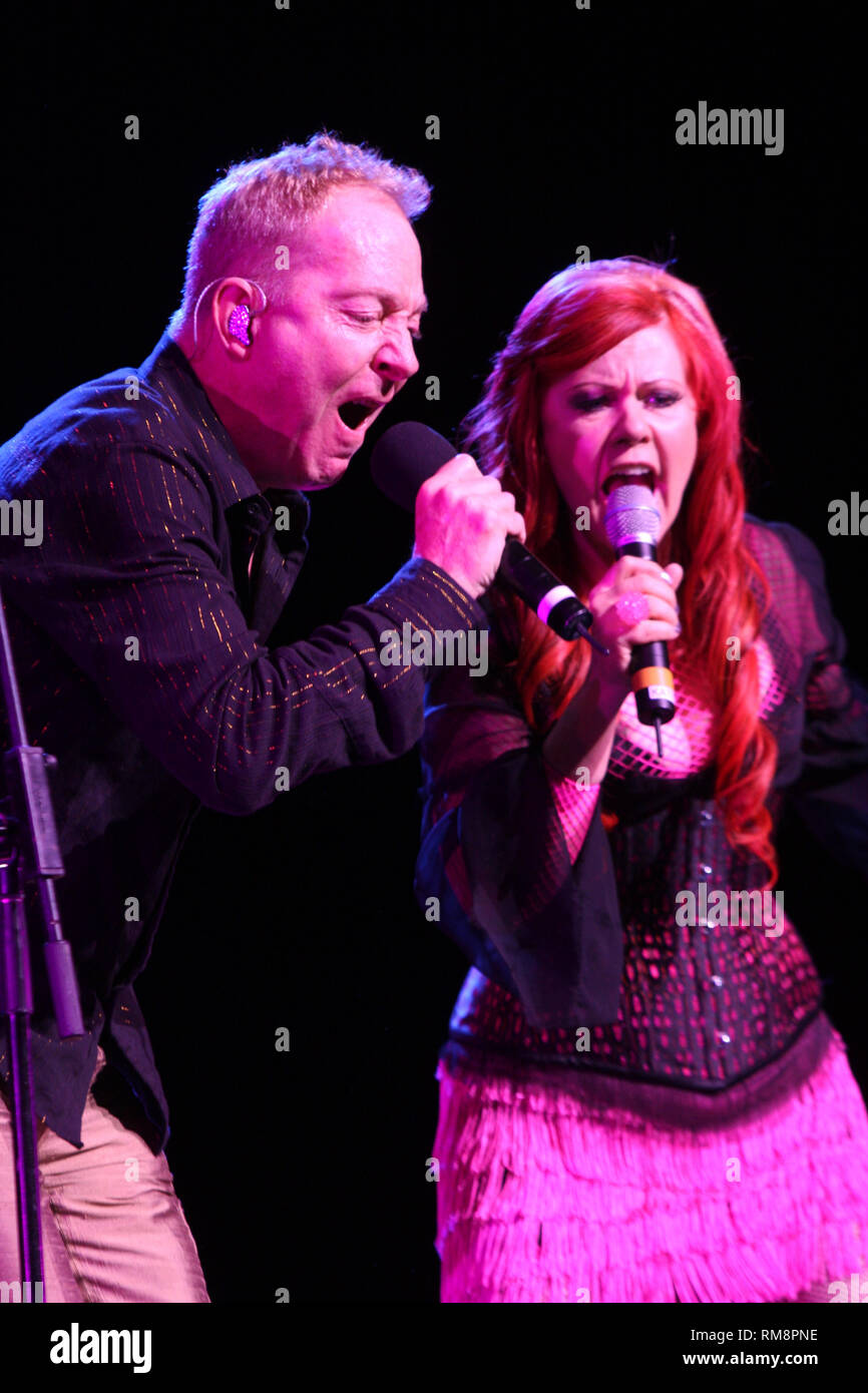 B 52s band hi-res stock photography and images - Alamy