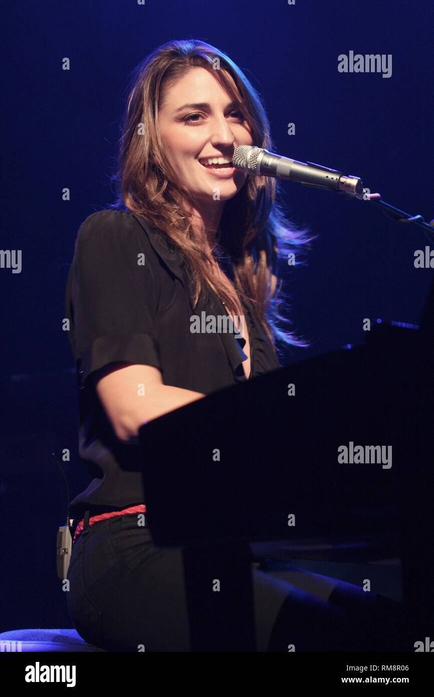 Sara bareilles hi-res stock photography and images - Alamy
