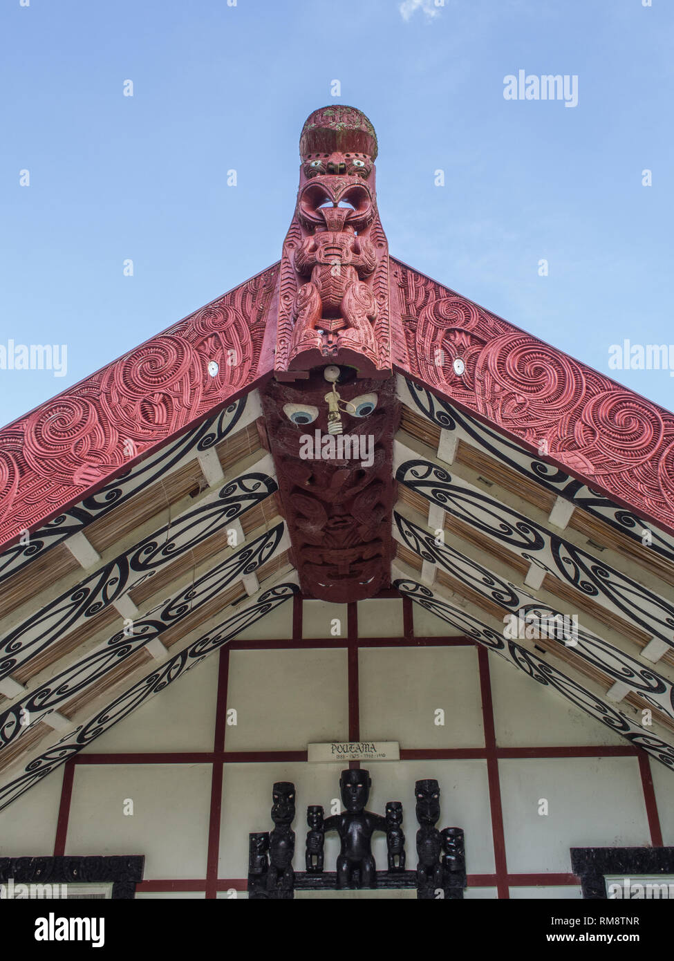Carved meeting house wharenui Poutama, Koriniti Marae, Whanganui River ...