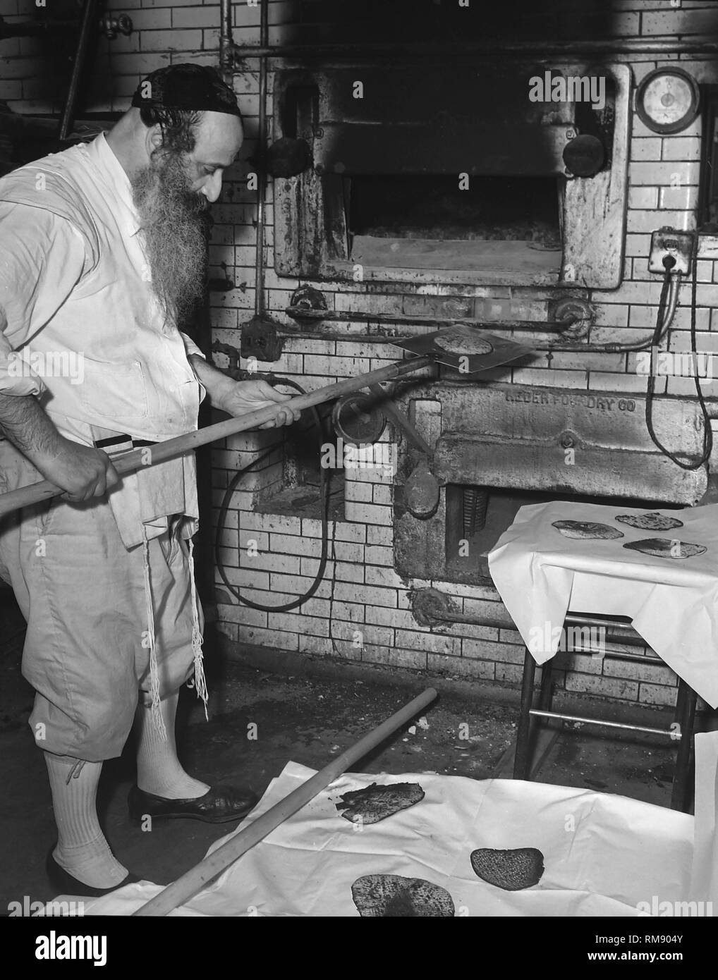 Matzo Black and White Stock Photos & Images - Alamy