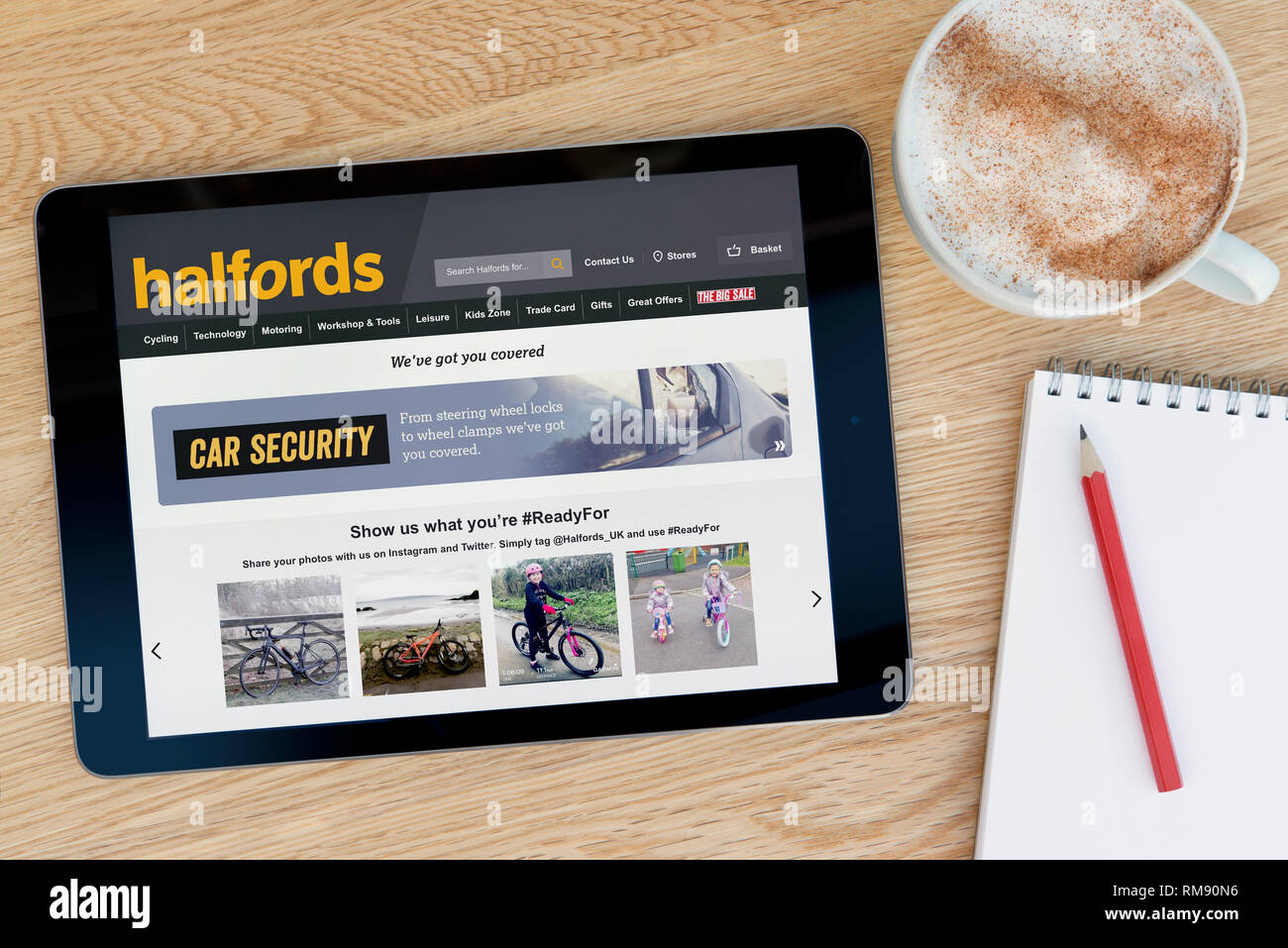 The halfords website hi-res stock photography and images - Alamy