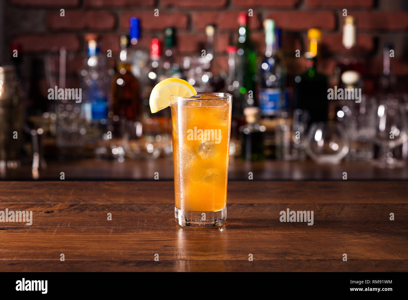 Cocktail on island hi-res stock photography and images - Alamy