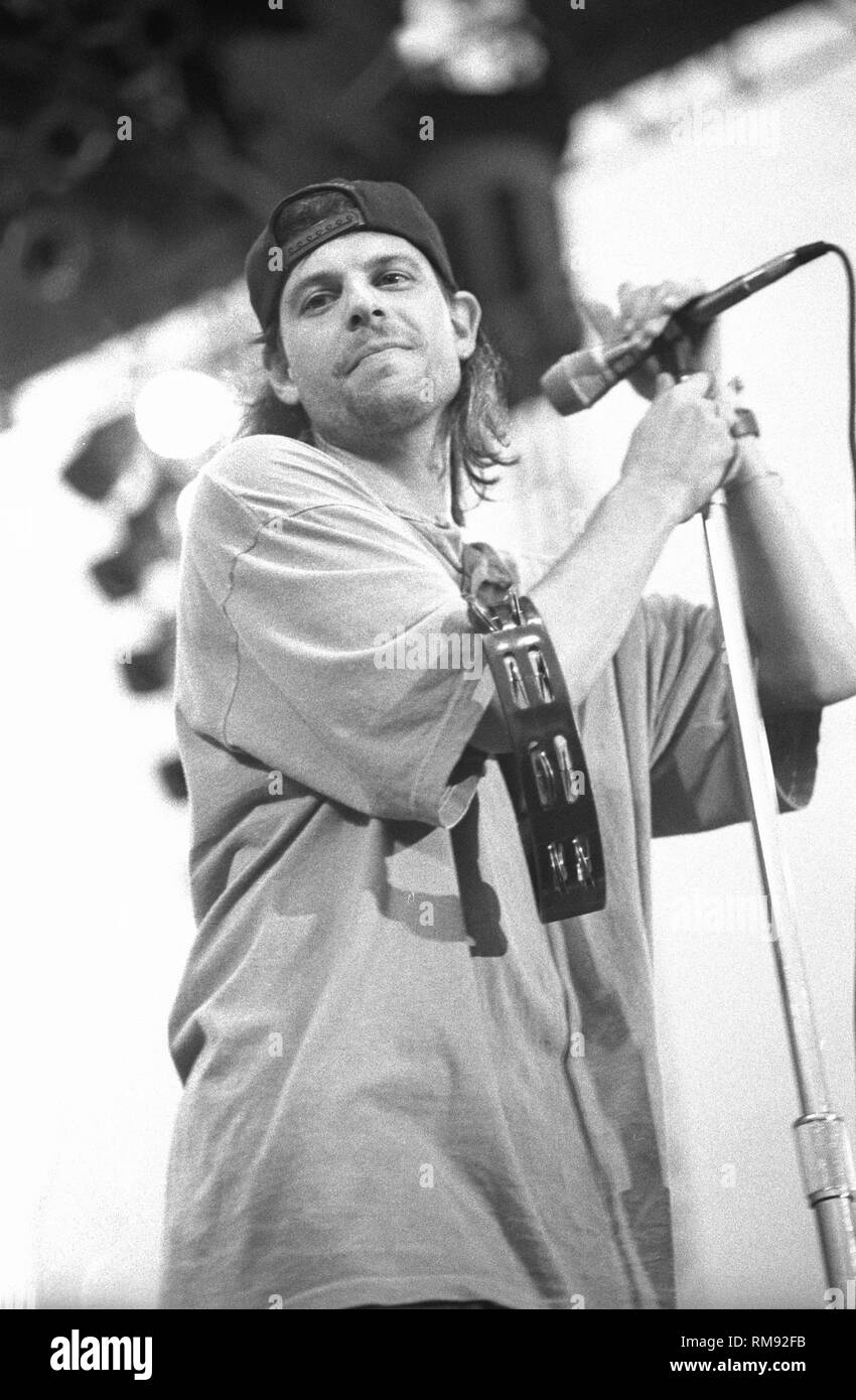 Robin wilson hi-res stock photography and images - Alamy