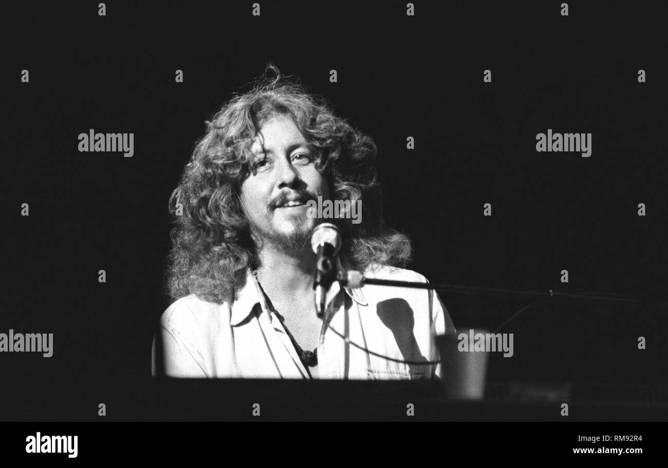 Singer, songwriter and guitarist Arlo Guthrie is shown performing on ...