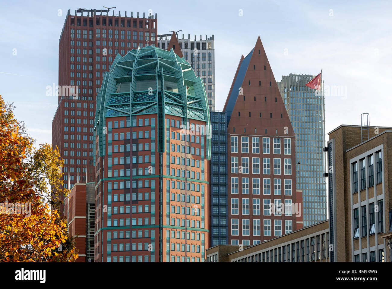 Cluster of high rise buildings hi-res stock photography and images - Alamy