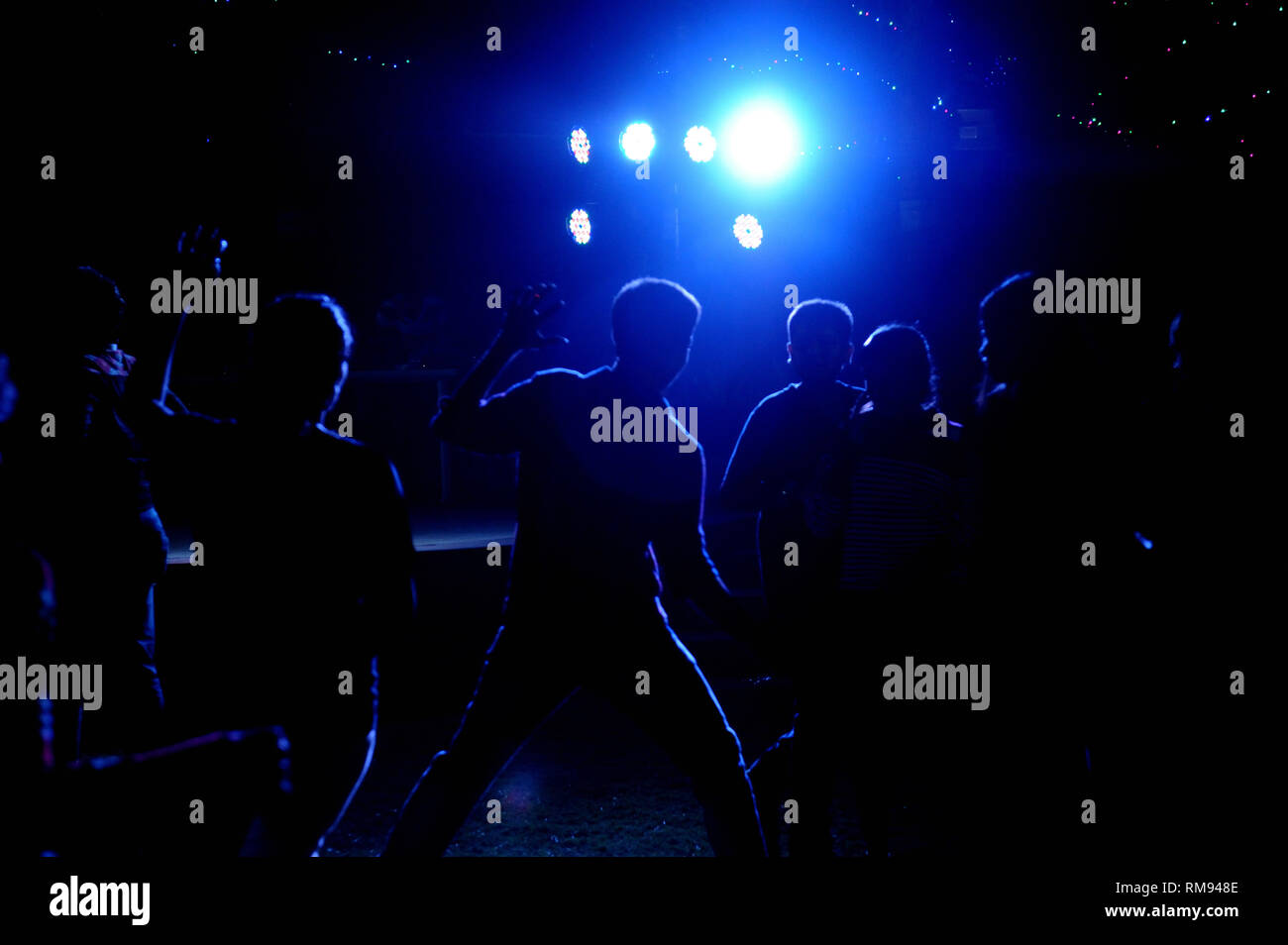 Night club dancing hi-res stock photography and images - Alamy