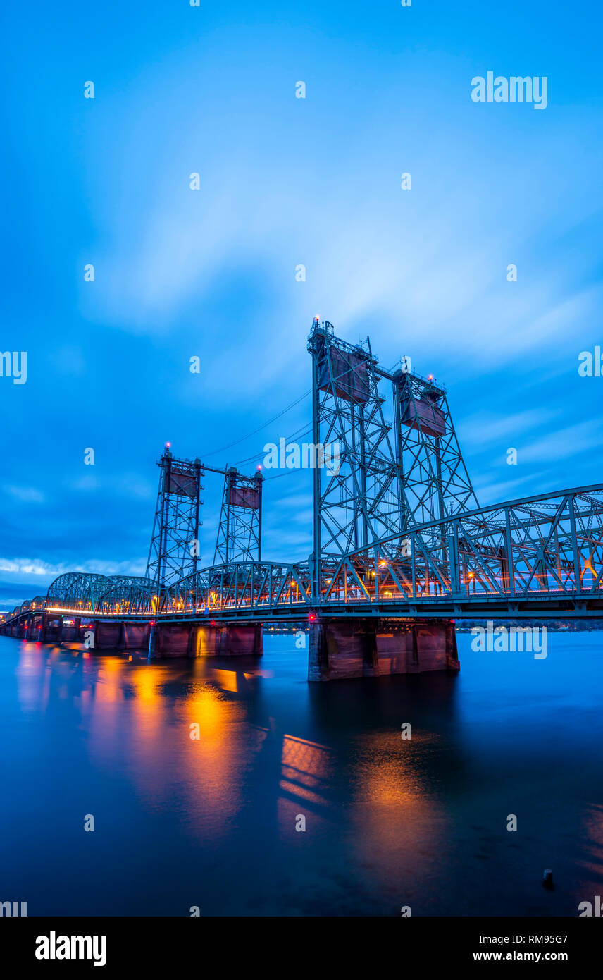 Drawbridge arched truss Columbia Interstate bridge over the Columbia ...