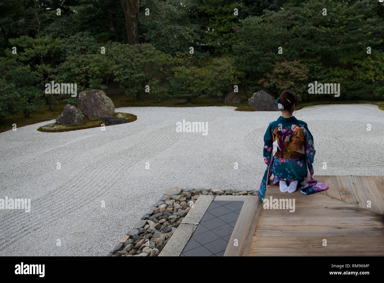 Geisha on Pavilion Verandah, Woman dressed in traditional kimonos ...