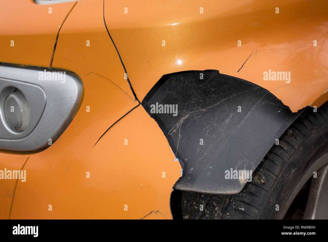 Bumper damage hi-res stock photography and images - Alamy