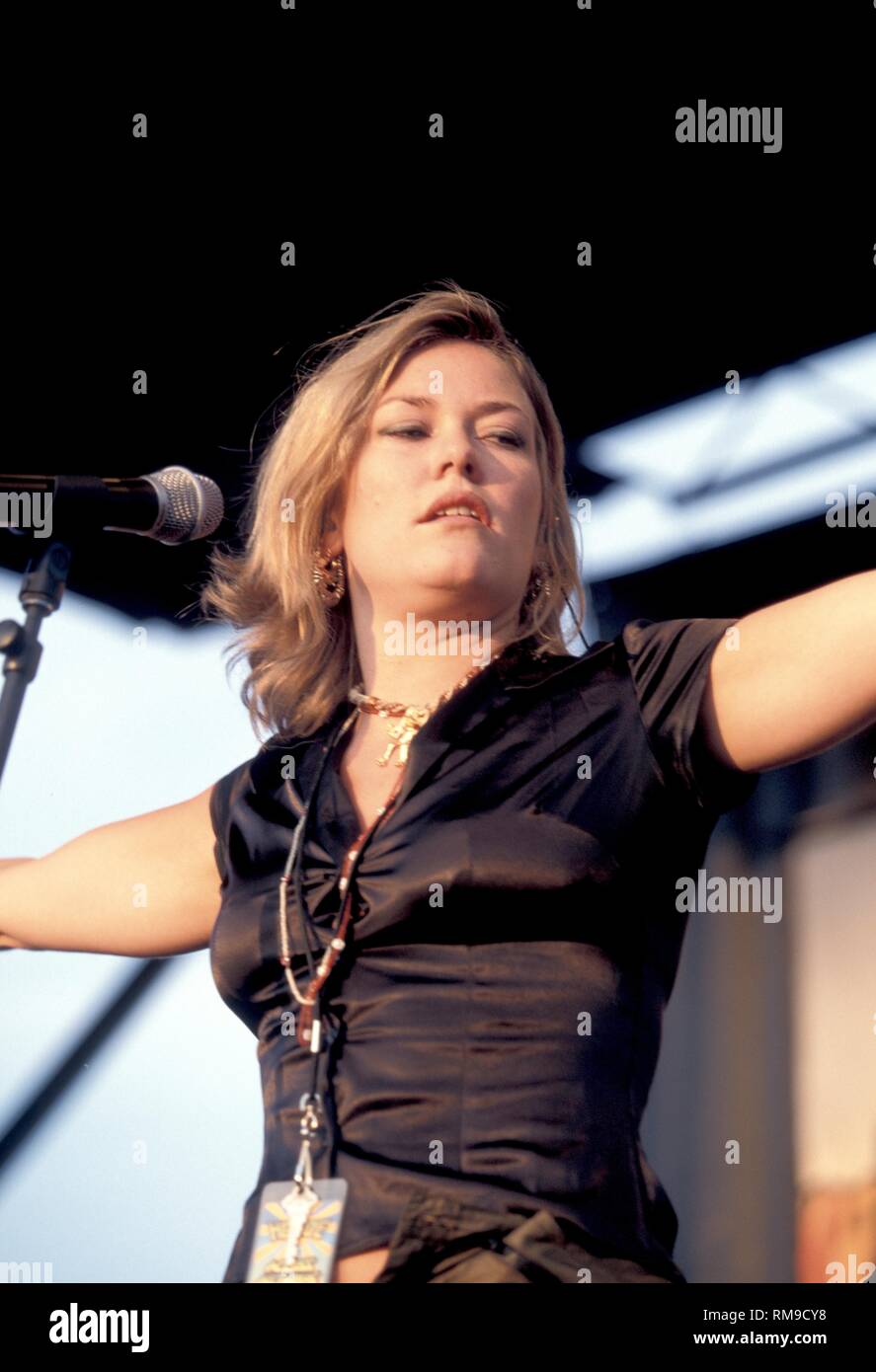 Catatonia singer cerys matthews hi-res stock photography and images - Alamy