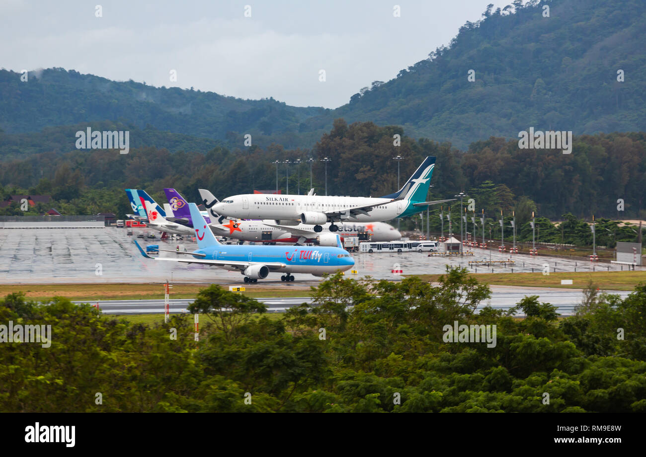 Takeoffs and landings Stock Photo - Alamy