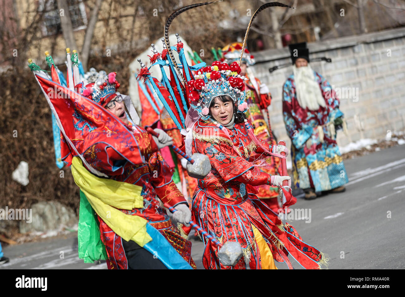 Carrying props hi-res stock photography and images - Alamy