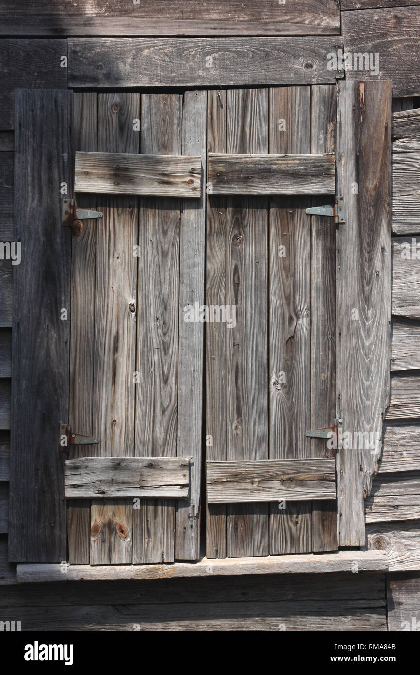 Simple shutters hi-res stock photography and images - Alamy