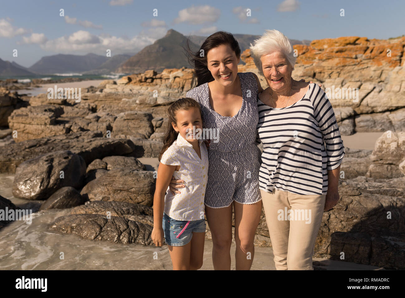 Family looking camera hi-res stock photography and images - Alamy