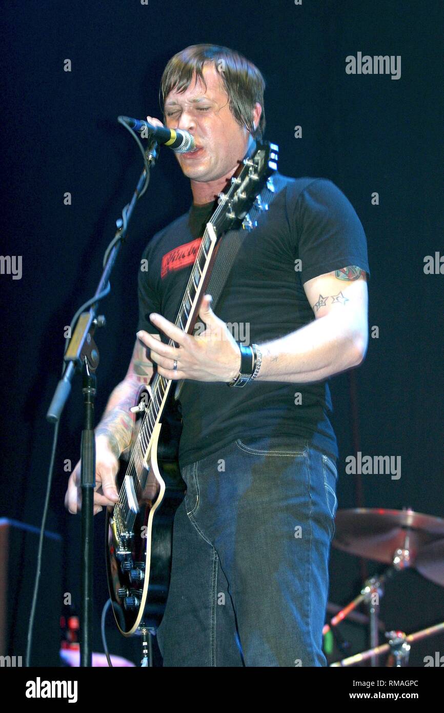 Live circuit hi-res stock photography and images - Alamy