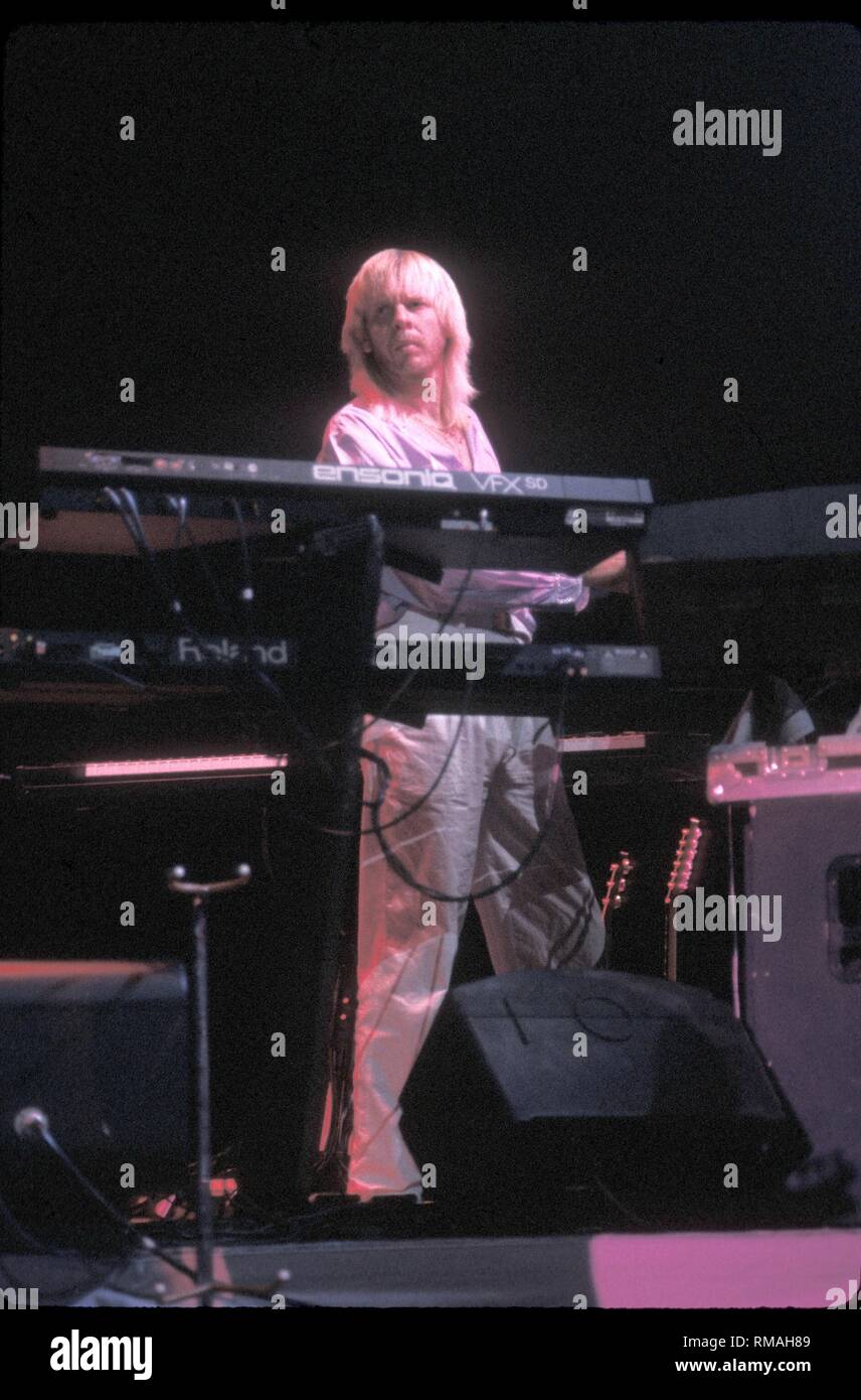 Steve howe chris squire hi-res stock photography and images - Alamy