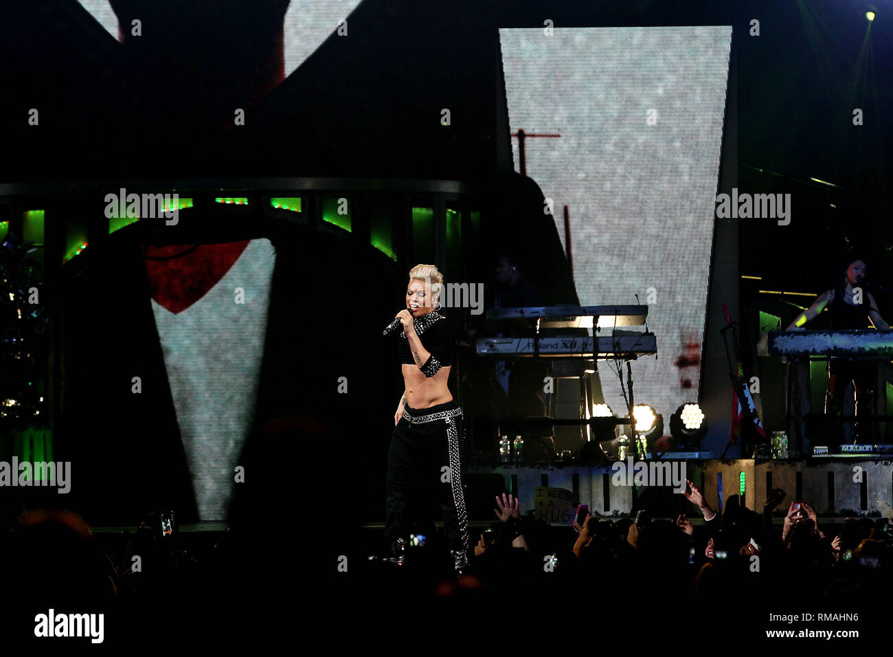 Pink project concert hi-res stock photography and images - Alamy