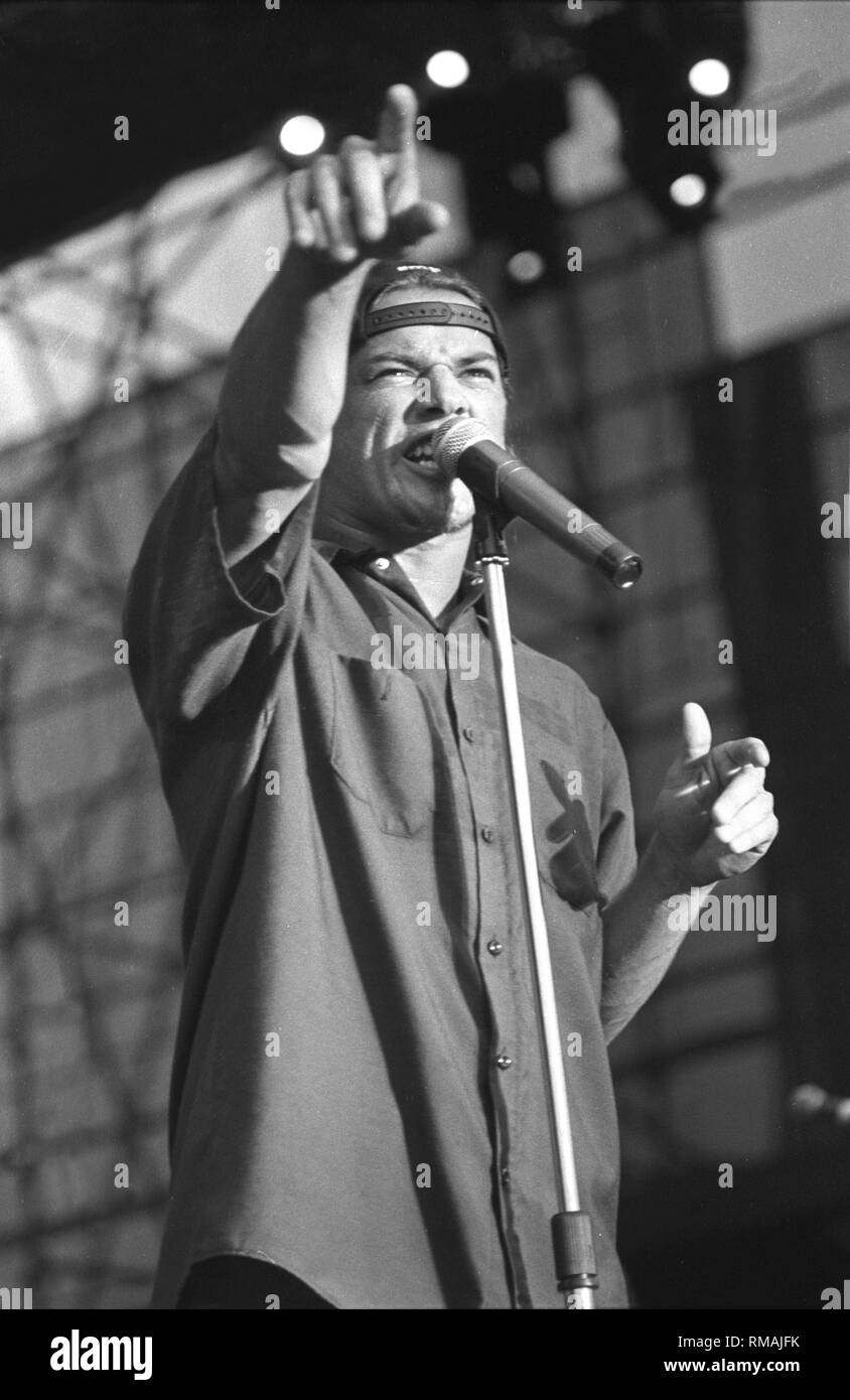 Singing whitfield crane hi-res stock photography and images - Alamy