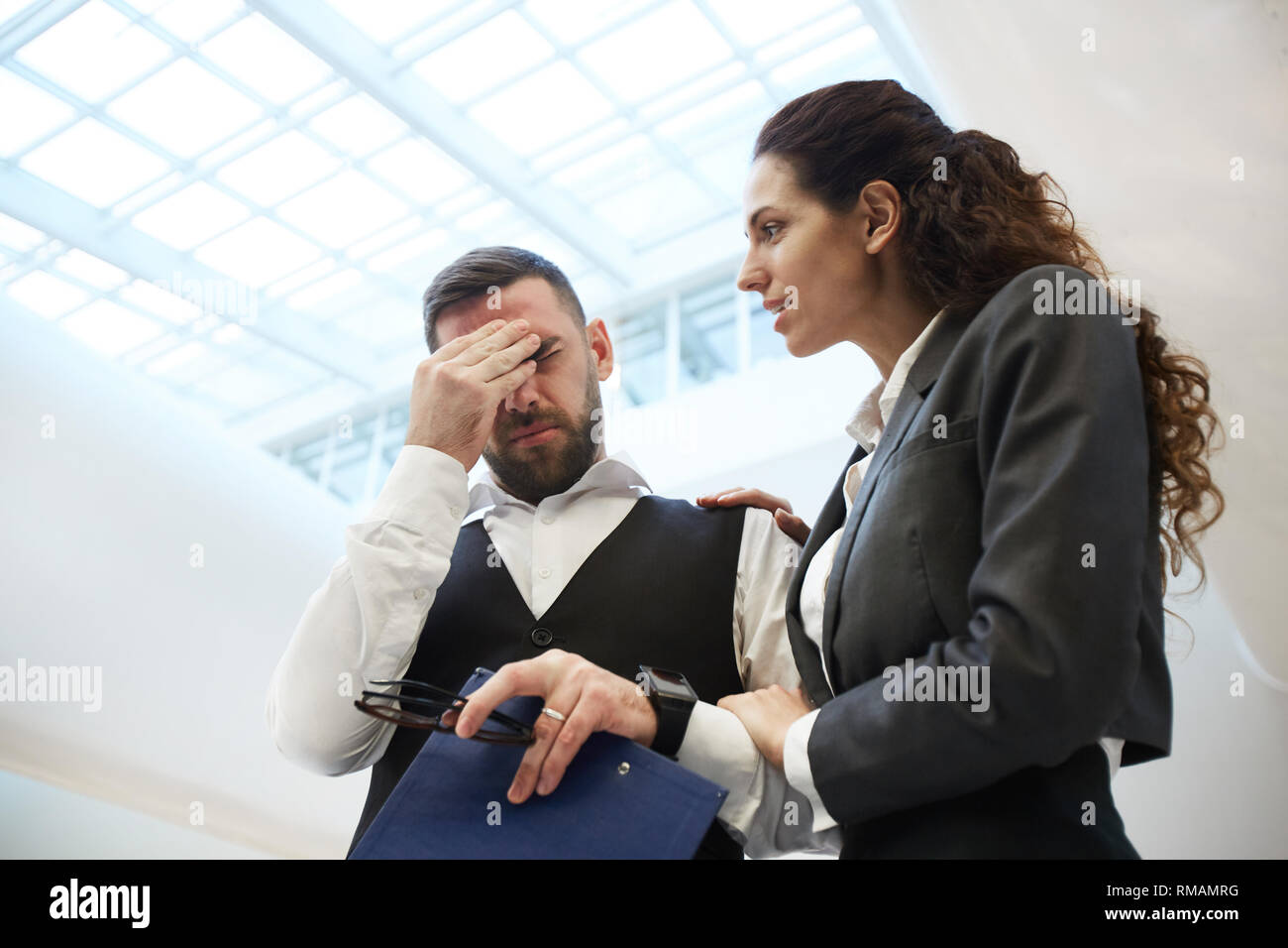 Colleague meeting sad hi-res stock photography and images - Alamy