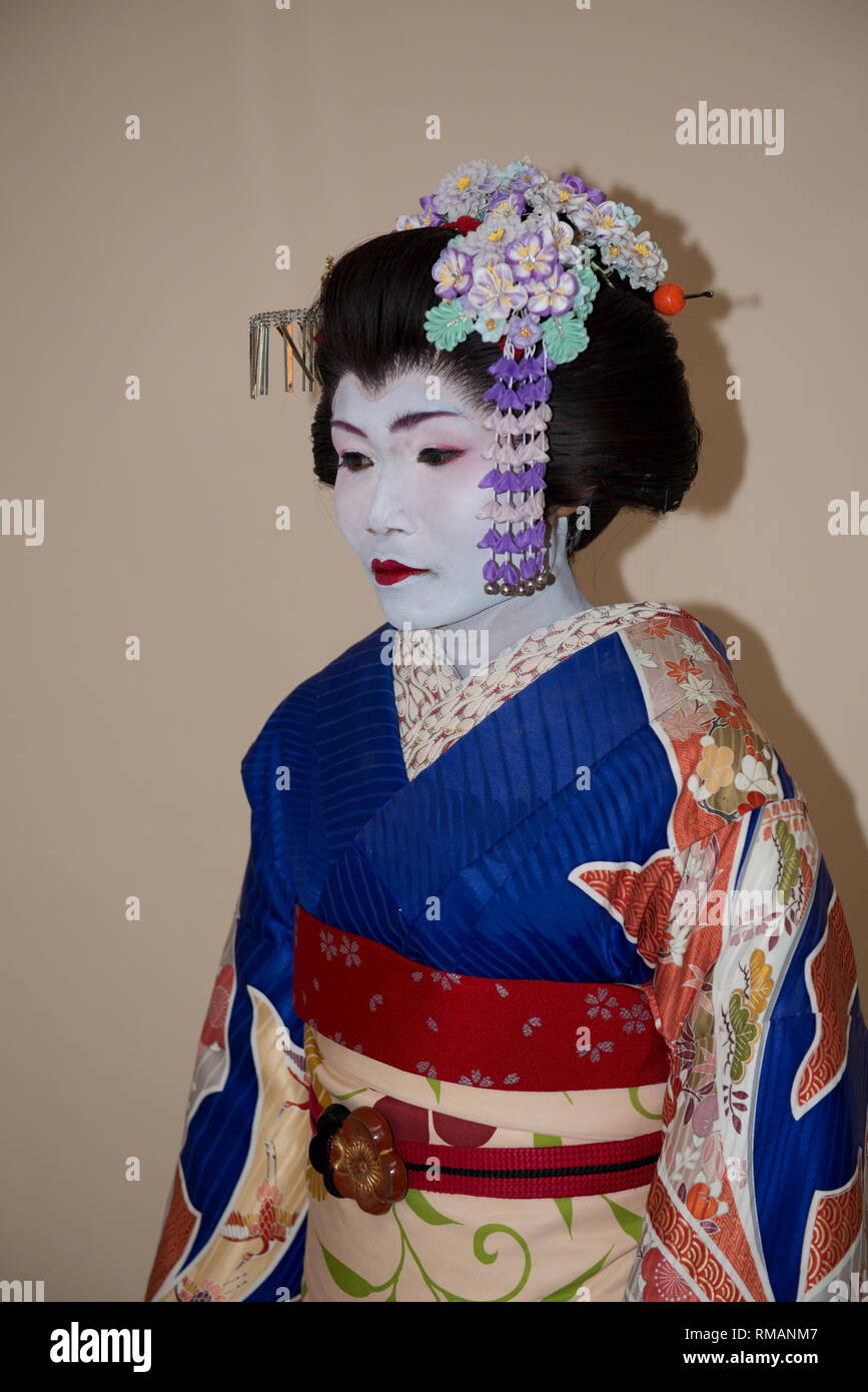 Oshiroi make up hi-res stock photography and images - Alamy