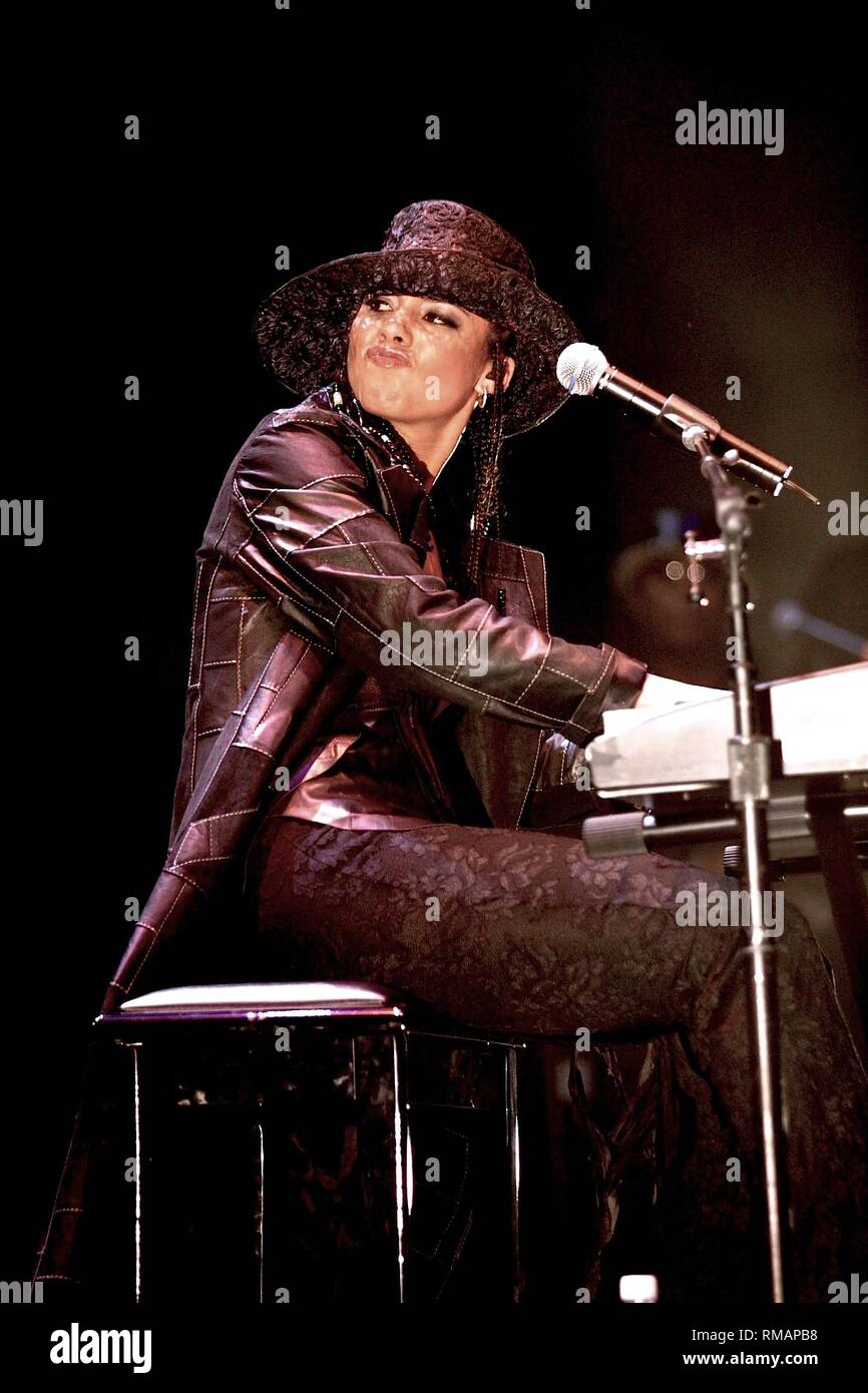 Alicia Cook's Instagram, Twitter & Facebook on IDCrawl