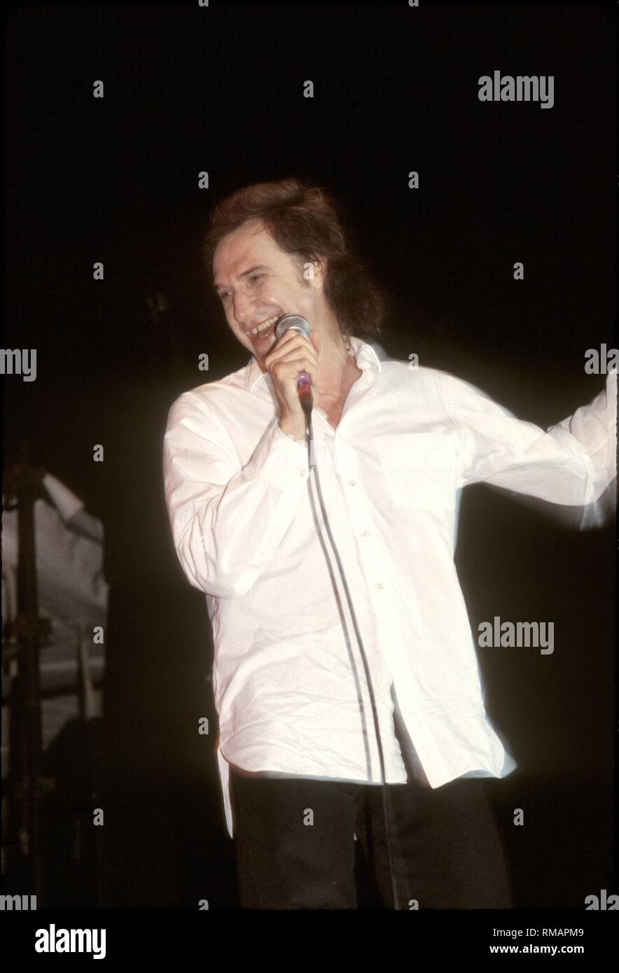 Guitarist, singer and songwriter Ray Davies of the english rock band ...