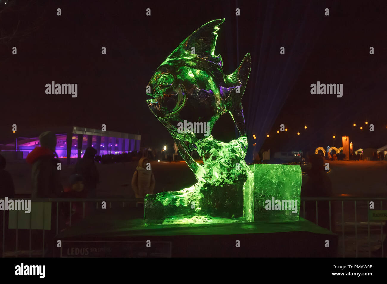 Fish ice sculpture hi-res stock photography and images - Alamy